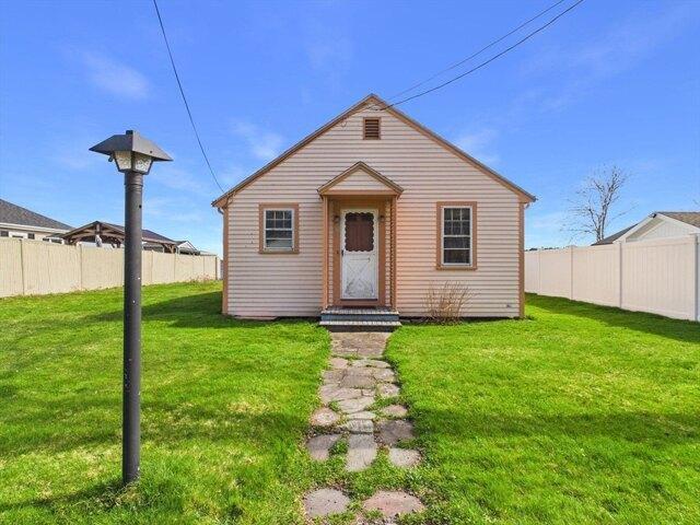 house with 1 bedroom, Lakeville MA ES104649951