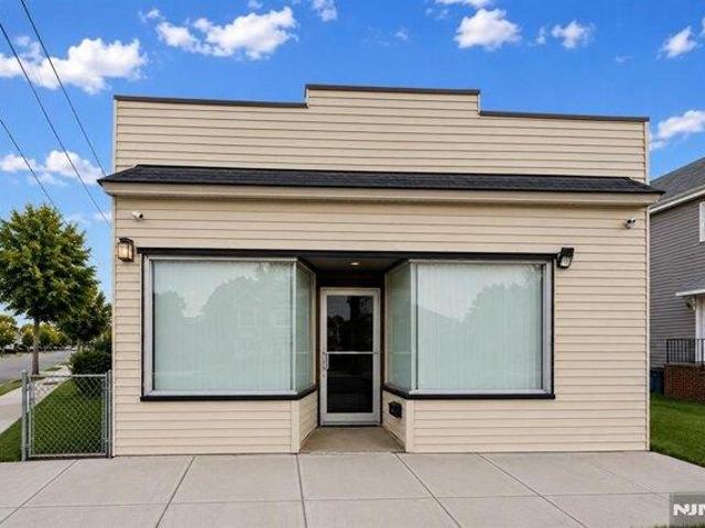 house with 1 bedroom, Little Ferry NJ ES104921778
