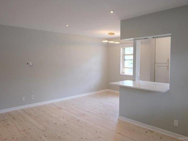 house with 1 bedroom, Little Neck NY DS103620599