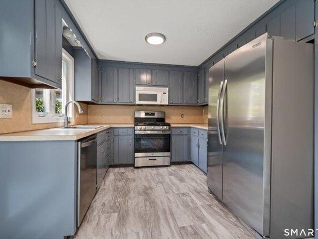 house with 1 bedroom, Manchester CT ES104409987