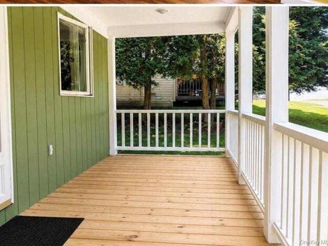 house with 1 bedroom, Mahopac NY ES105202369