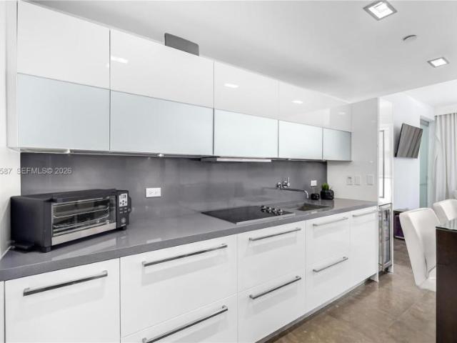 house with 1 bedroom, Miami Beach FL FL DS102396773