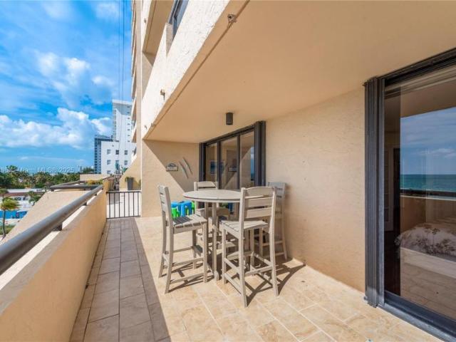 house with 1 bedroom, Miami Beach FL FL DS102397250