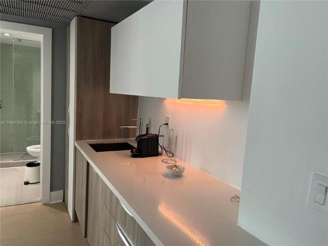 house with 1 bedroom, Miami Beach Fl FL DS102399169