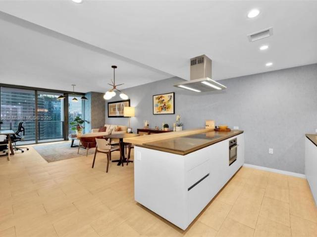 house with 1 bedroom, Miami FL FL DS102396925