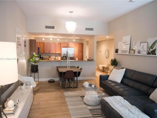 house with 1 bedroom, Miami FL FL DS102519726