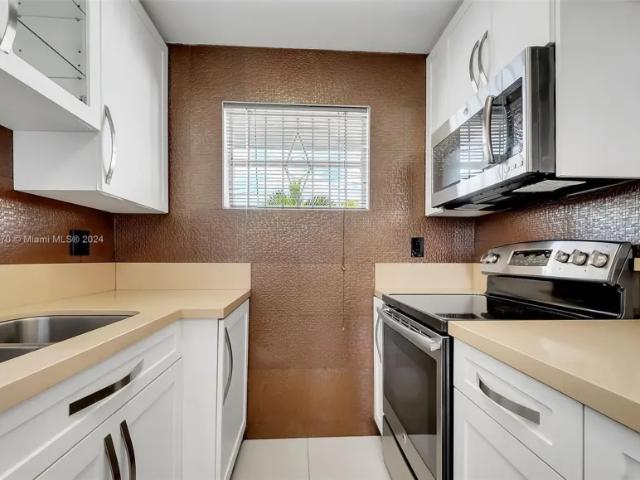 house with 1 bedroom, Miami Fl FL DS102661935