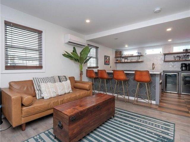 house with 1 bedroom, Middletown RI ES102825913
