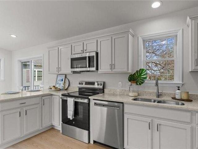 house with 1 bedroom, Narragansett RI DS101800103
