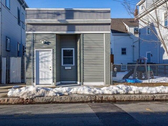 house with 1 bedroom, New Bedford MA DLS102218282