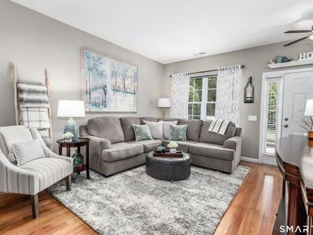 house with 1 bedroom, New Fairfield CT ES104331339