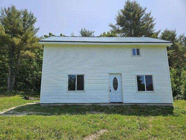 house with 1 bedroom, New Sharon ME ES102825951