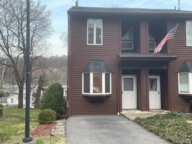 house with 1 bedroom, Ossining NY DLS101781591