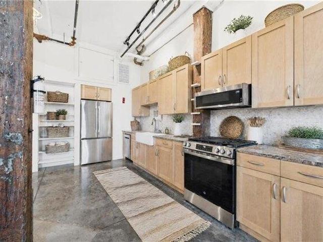 house with 1 bedroom, Pawtucket RI ES103033962