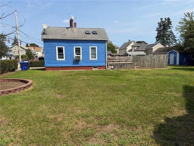house with 1 bedroom, Pawtucket RI ES105287247