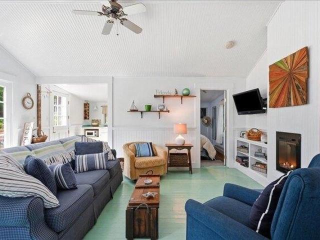 house with 1 bedroom, Plymouth MA ES105095396