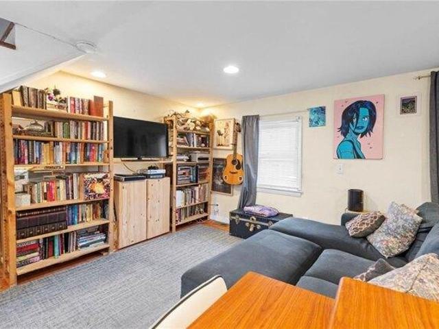 house with 1 bedroom, Providence RI ES104406551