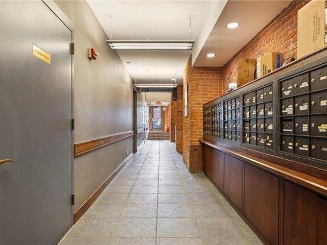 house with 1 bedroom, Providence RI ES103035629