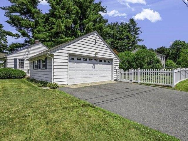 house with 1 bedroom, Springfield MA DS104265613