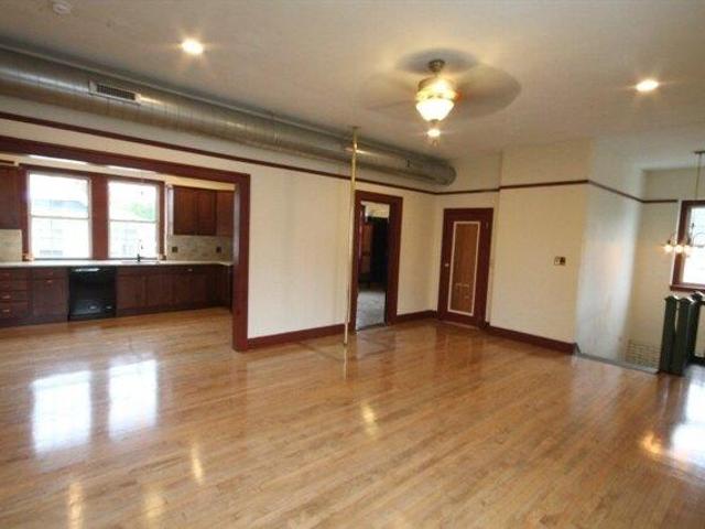 house with 1 bedroom, Springfield MA ES105189873