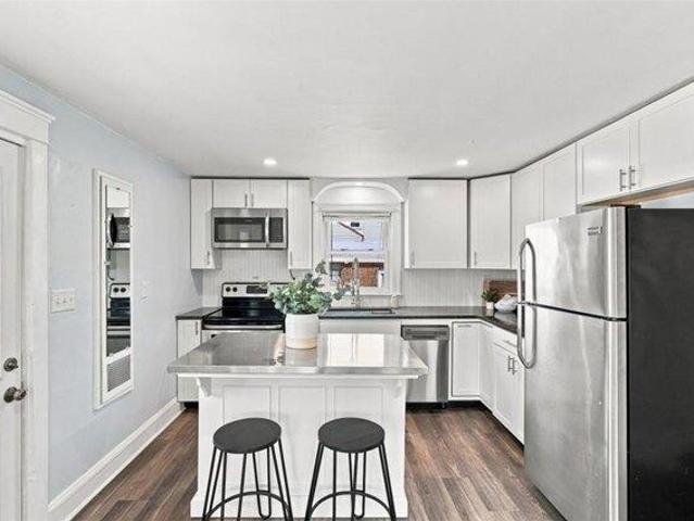 house with 1 bedroom, Swansea MA ES105081019