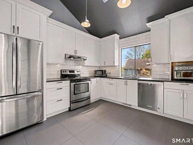 house with 1 bedroom, Stamford CT ES104331648