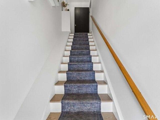 house with 1 bedroom, Stamford CT ES104541395