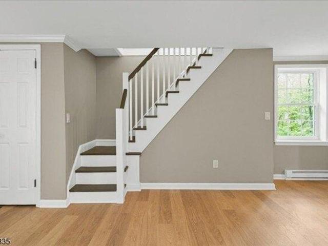 house with 1 bedroom, Stanhope NJ ES105160601