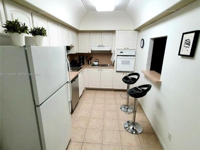 house with 1 bedroom, Sunny Isles Beach FL FL DS102520126