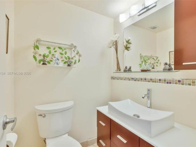 house with 1 bedroom, Sunny Isles Beach FL FL DS102520492
