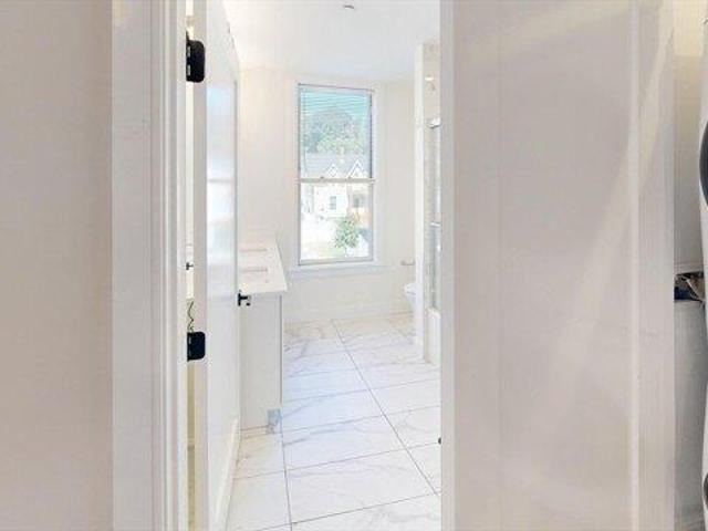 house with 26 bedroom, Boston MA ES104850559