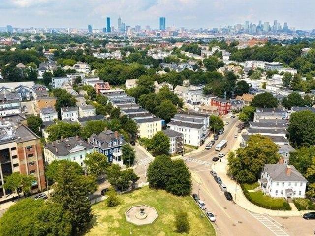 house with 28 bedroom, Boston MA ES105207600