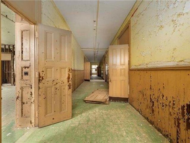 house with 28 bedroom, Pawtucket RI ES105079896