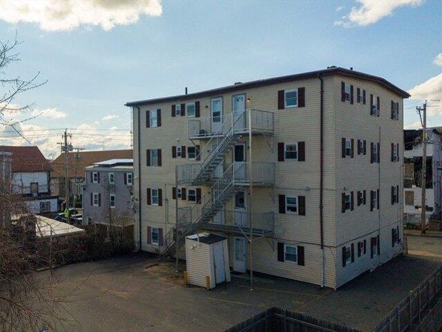 house with 20 bedroom, Fall River MA ES104236697