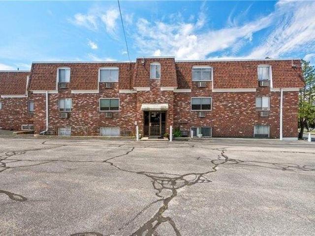 house with 21 bedroom, Cranston RI ES104850152