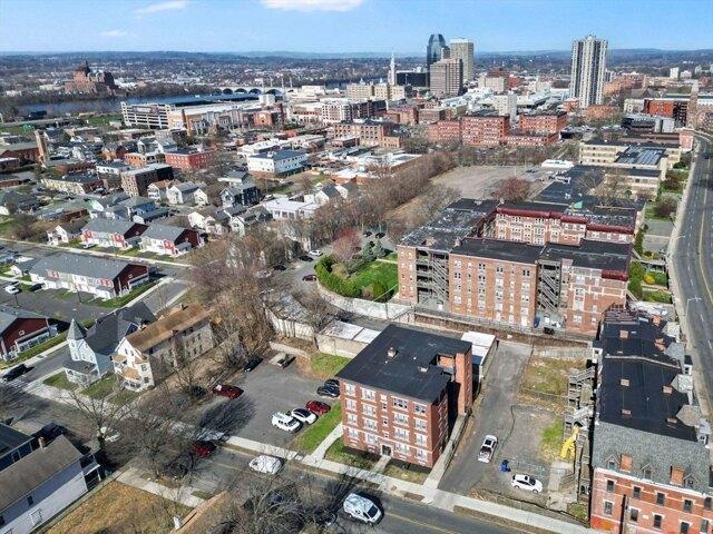 house with 23 bedroom, Springfield MA ES104852380