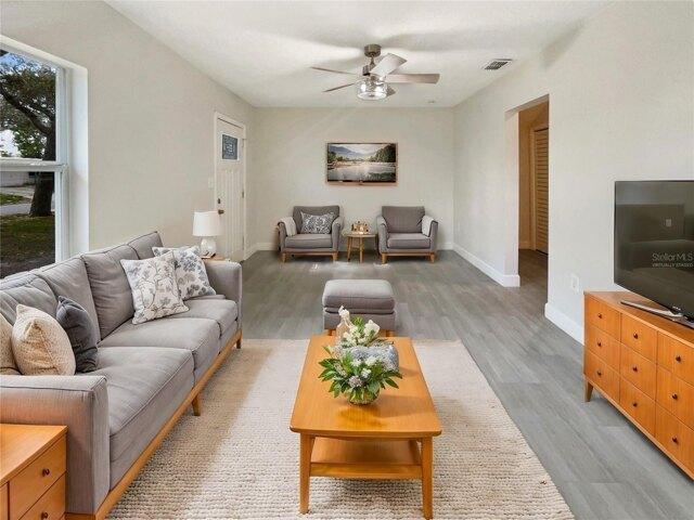 house with 2 bedroom, Tampa FL DLS89422479