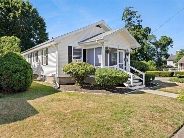 house with 2 bedroom, Taunton MA ES104007867