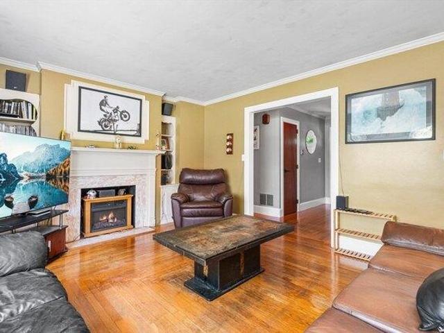 house with 2 bedroom, Taunton MA ES104809114