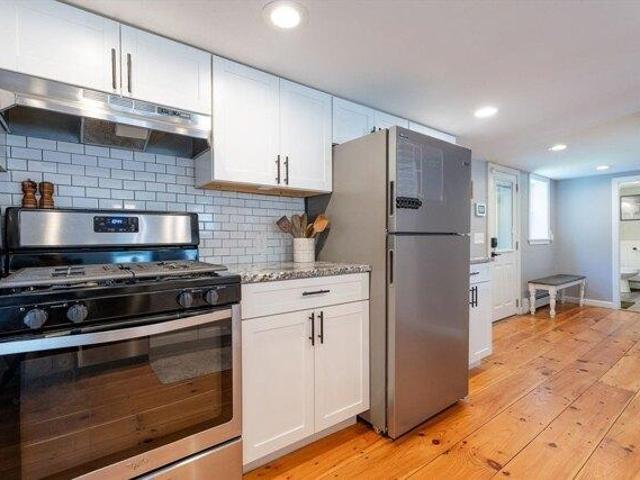 house with 2 bedroom, Taunton MA ES104811720