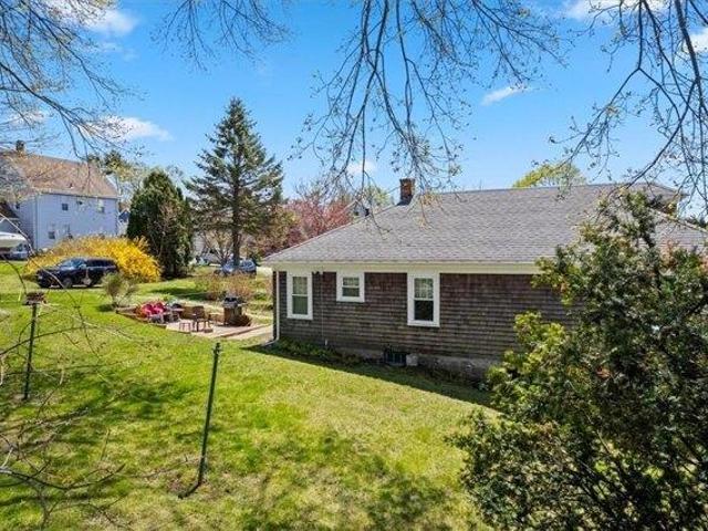 house with 2 bedroom, Tiverton RI DLS102279314