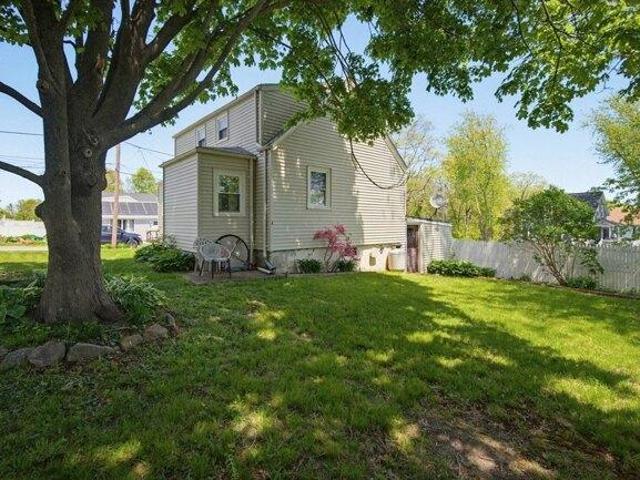 house with 2 bedroom, Tiverton RI ES103158860