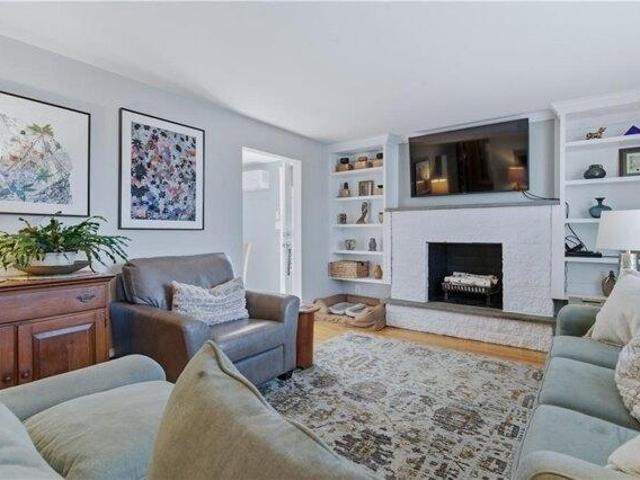house with 2 bedroom, Tiverton RI ES103187508
