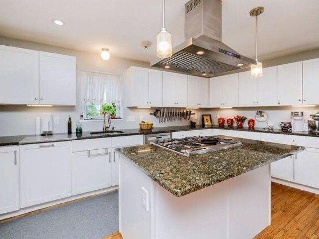 house with 2 bedroom, Tiverton RI ES104115831