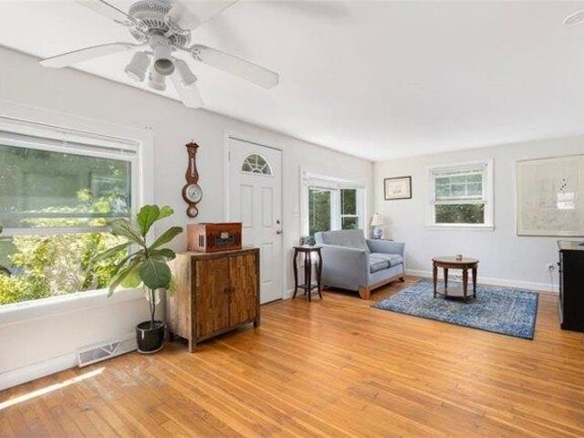house with 2 bedroom, Tiverton RI ES104266653