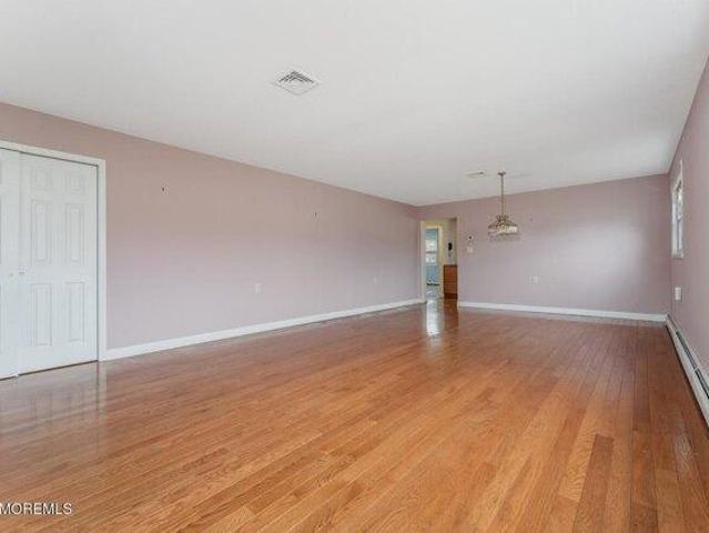 house with 2 bedroom, Toms River NJ DLS101629454