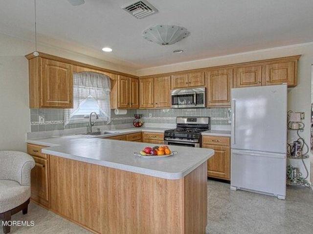 house with 2 bedroom, Toms River NJ DLS101749461