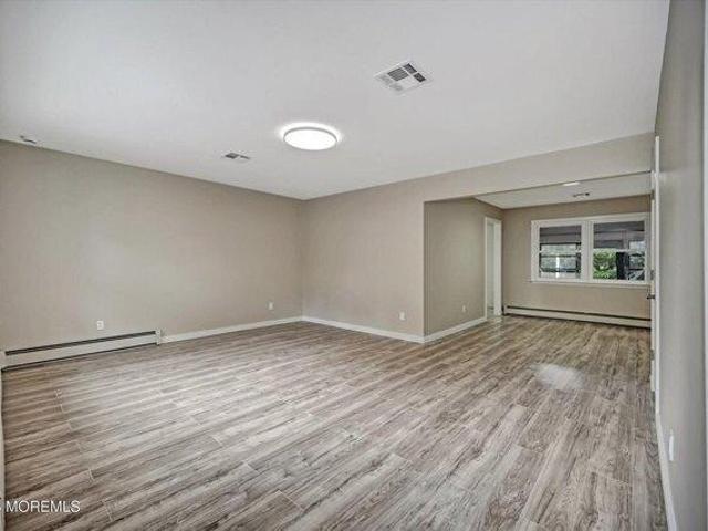 house with 2 bedroom, Toms River NJ DLS102279294