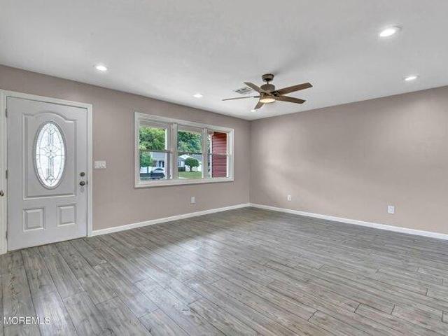 house with 2 bedroom, Toms River NJ DLS102279363
