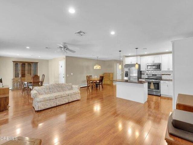 house with 2 bedroom, Toms River NJ DLS102284050